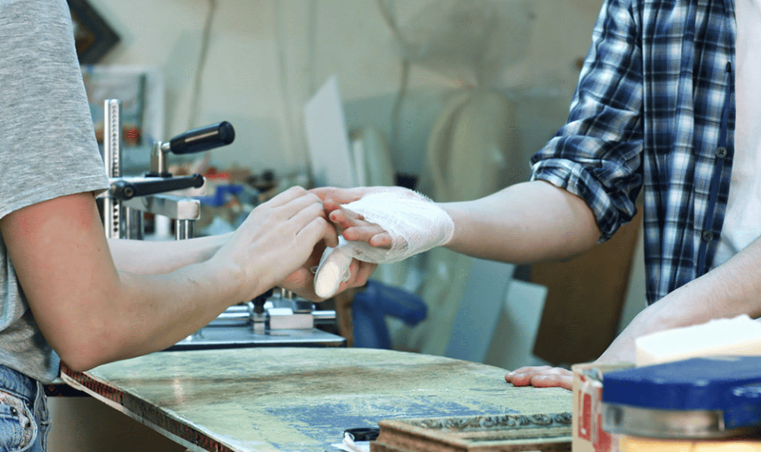 Common Retail Worker Injuries That Happen During Holidays