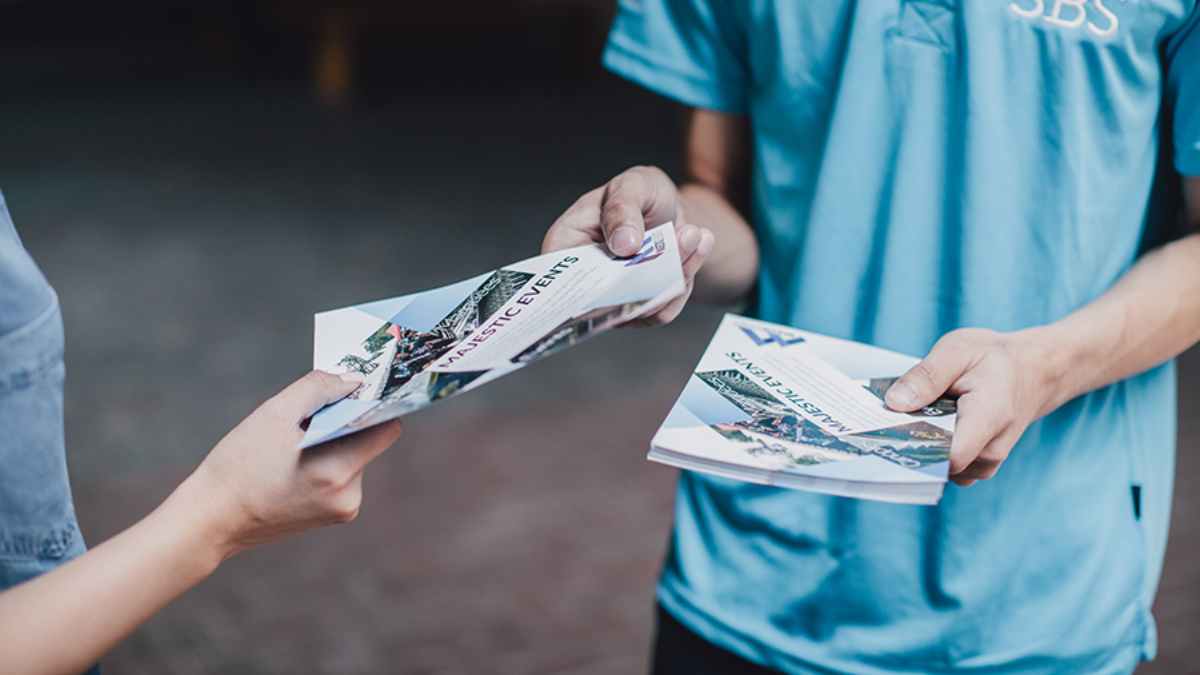 4 Ways Flyer Distribution can Help Your Company Grow