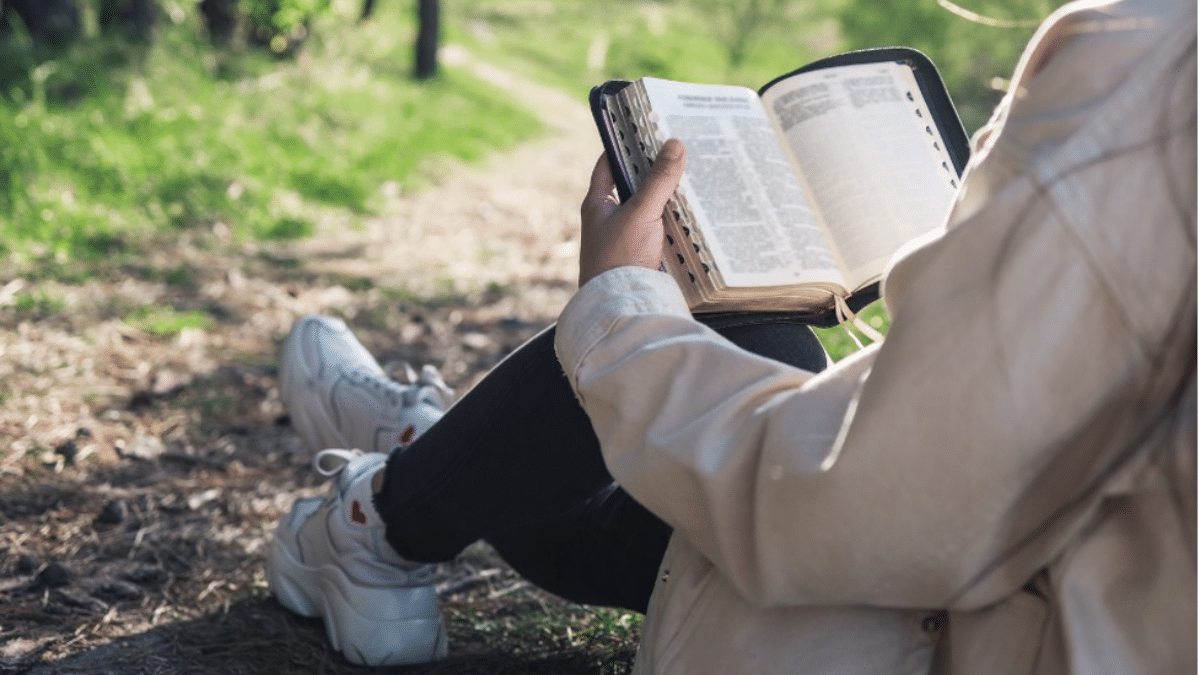 Understanding Conservatism in Christianity: Core Beliefs and Influences