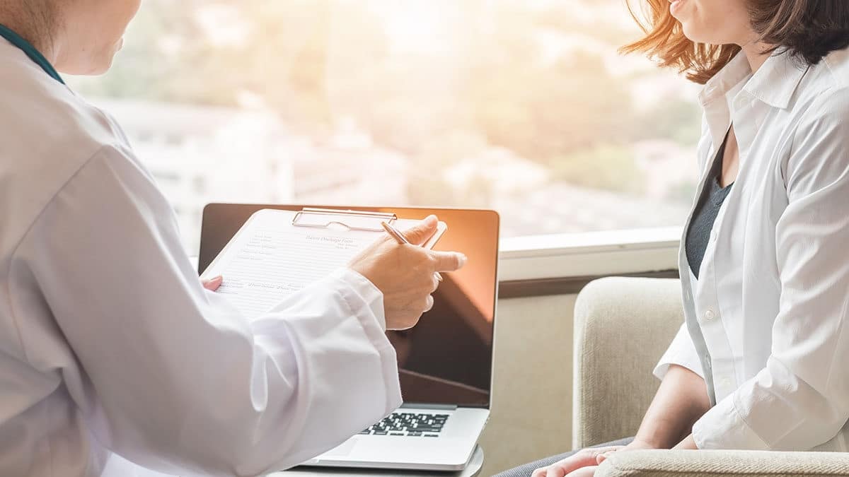 Navigating Online Hormone Replacement Therapy: Expert Choosing Tips