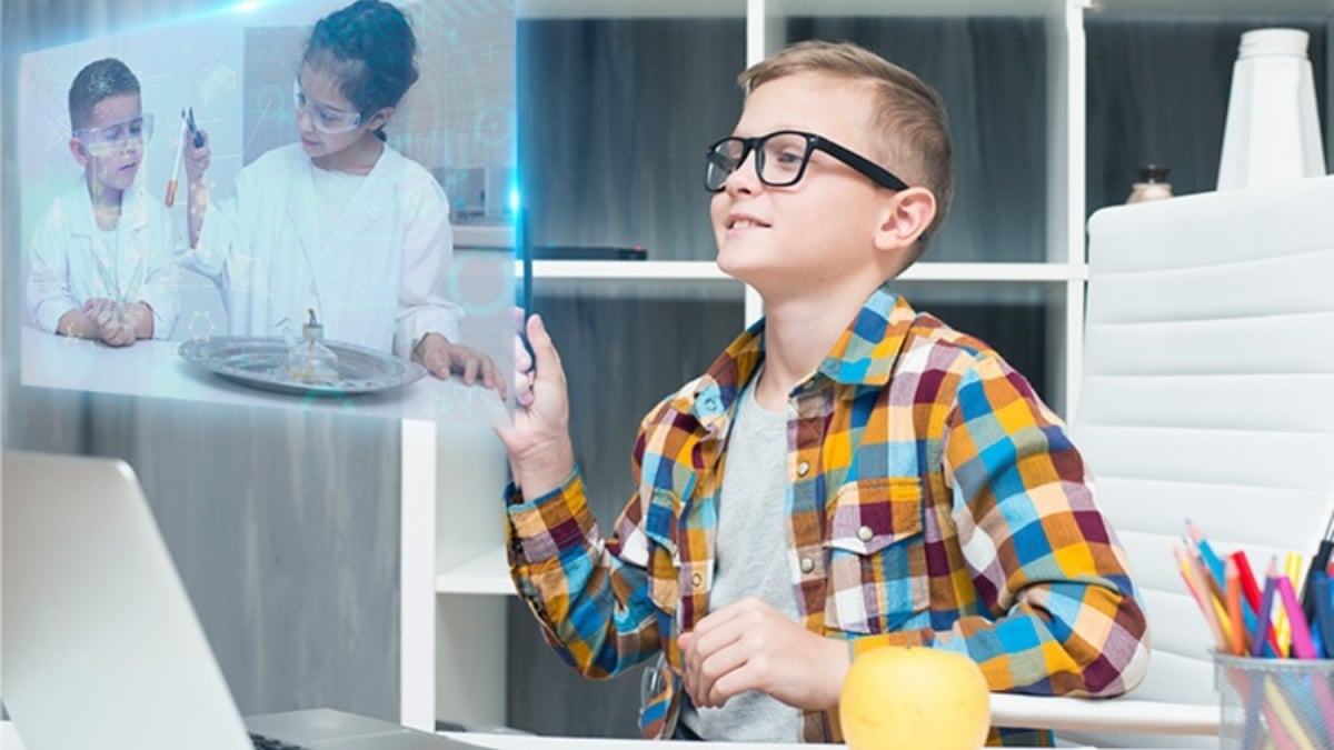 Transforming Learning: The Impact of Technology in the Classrooms