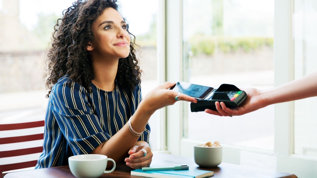 Mobile Phones And Money: How Mobile Phones Are Revolutionizing The ...
