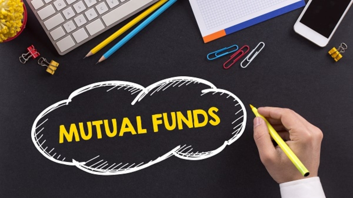 How to Analyze Mutual Fund Performance: Key Metrics Explained
