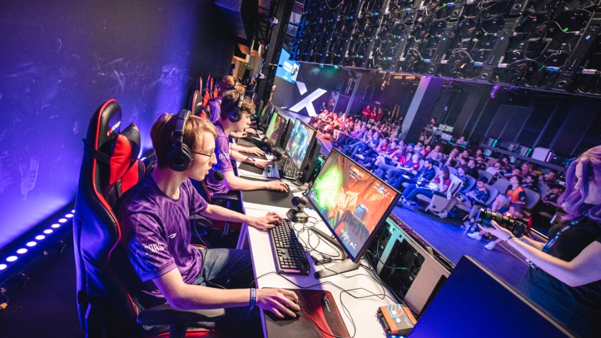 The Future of Esports: Growth, Challenges, and Opportunities