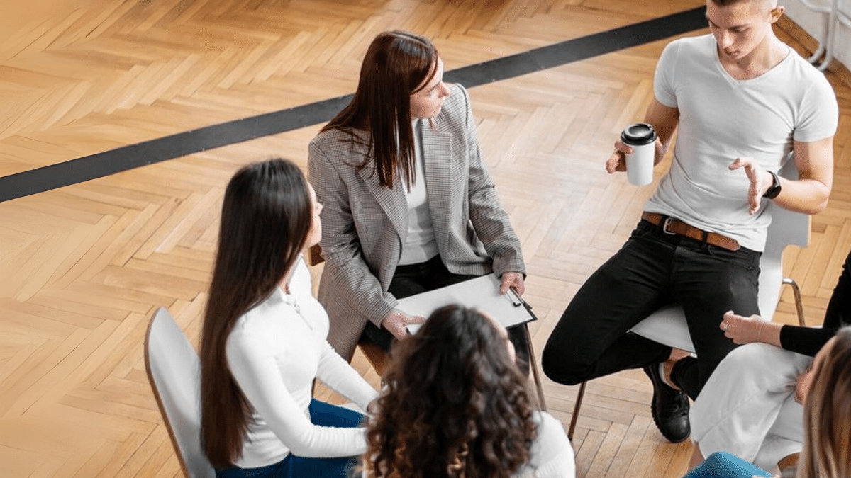 How do the 12 steps of AA differ from other addiction recovery programs?