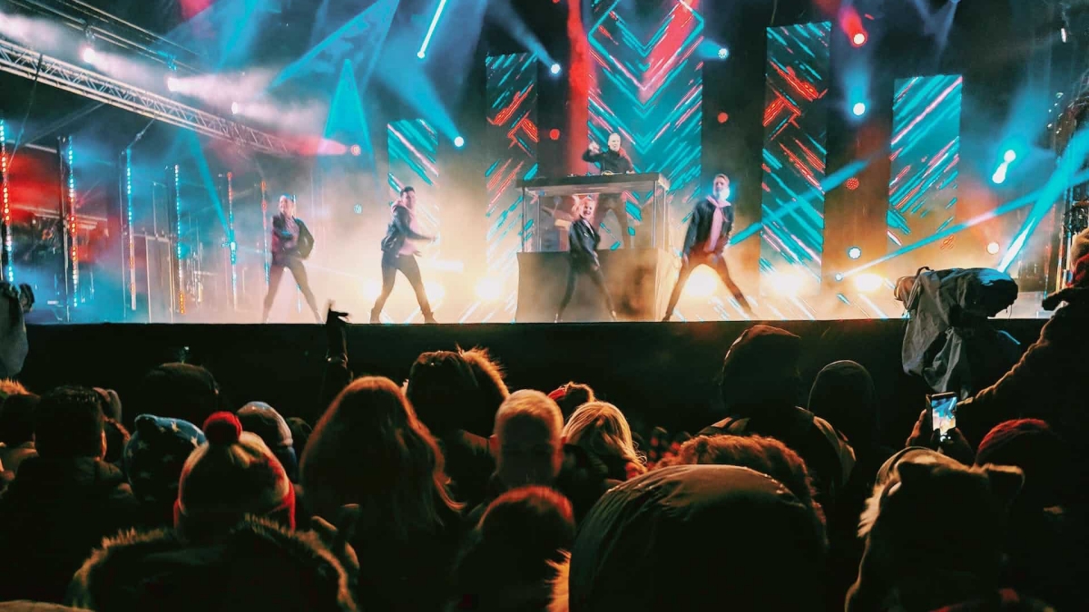 Connecting Communities Through Live Performances