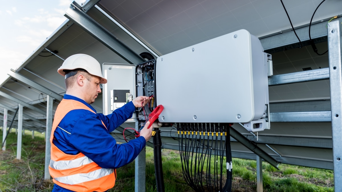 String Inverters vs. Microinverters vs. Power Optimisers: Which is Best ...