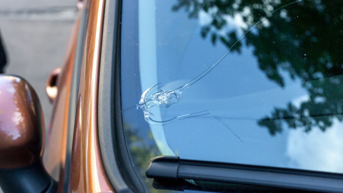 Cracks and Chips: How to Identify When You Need Windshield Repair