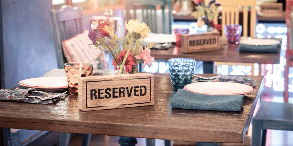 Advantages of Custom Reserved Signs for Tables