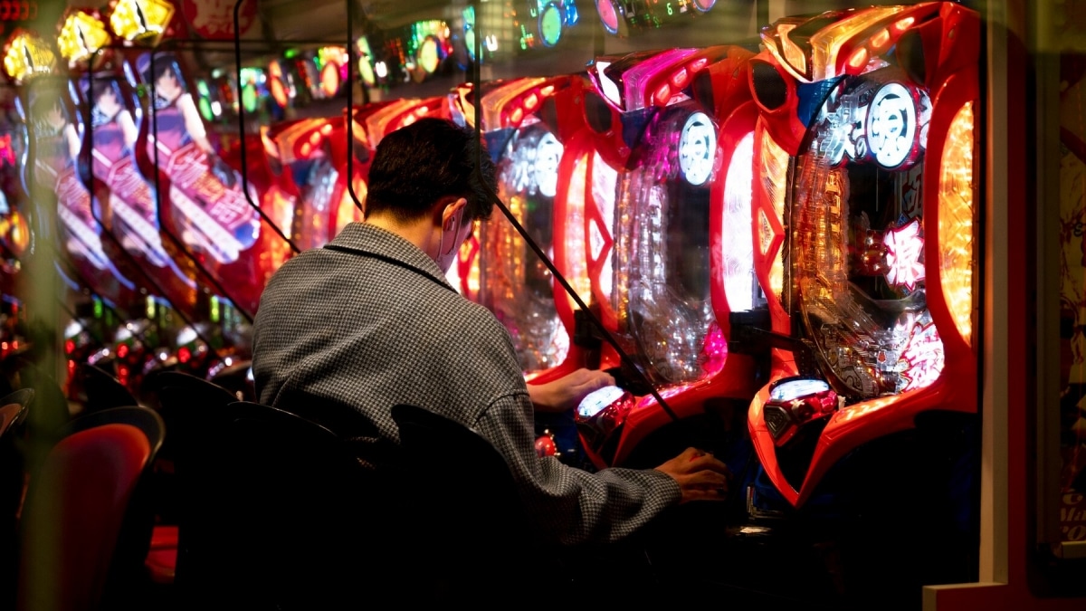 Peeking Behind the Reels: Understanding Slot Machine RNGs