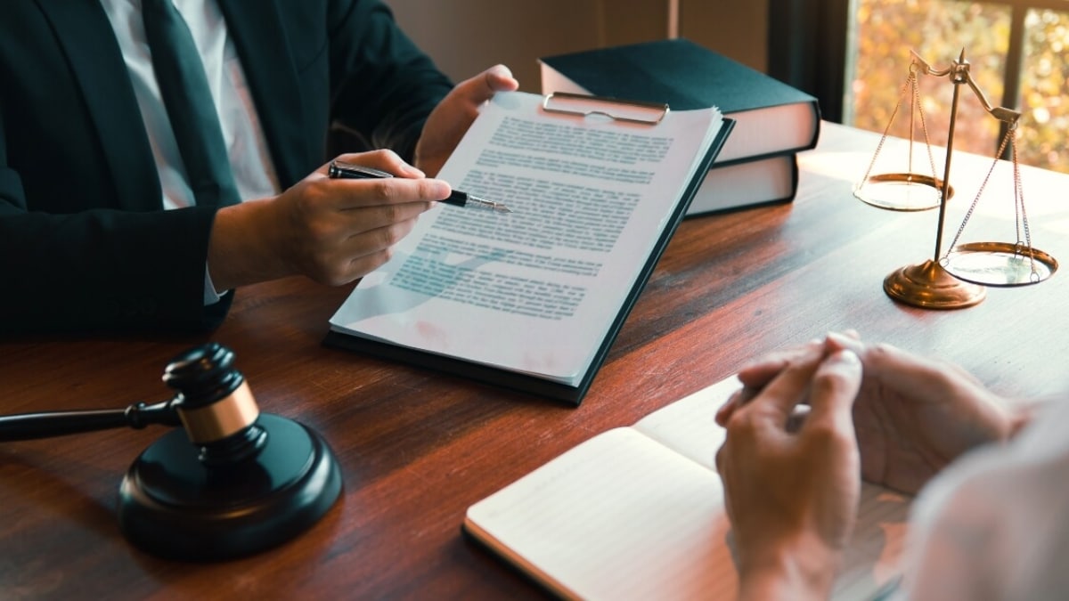 Understanding the Roles of Defendants and Plaintiffs in Personal Injury ...