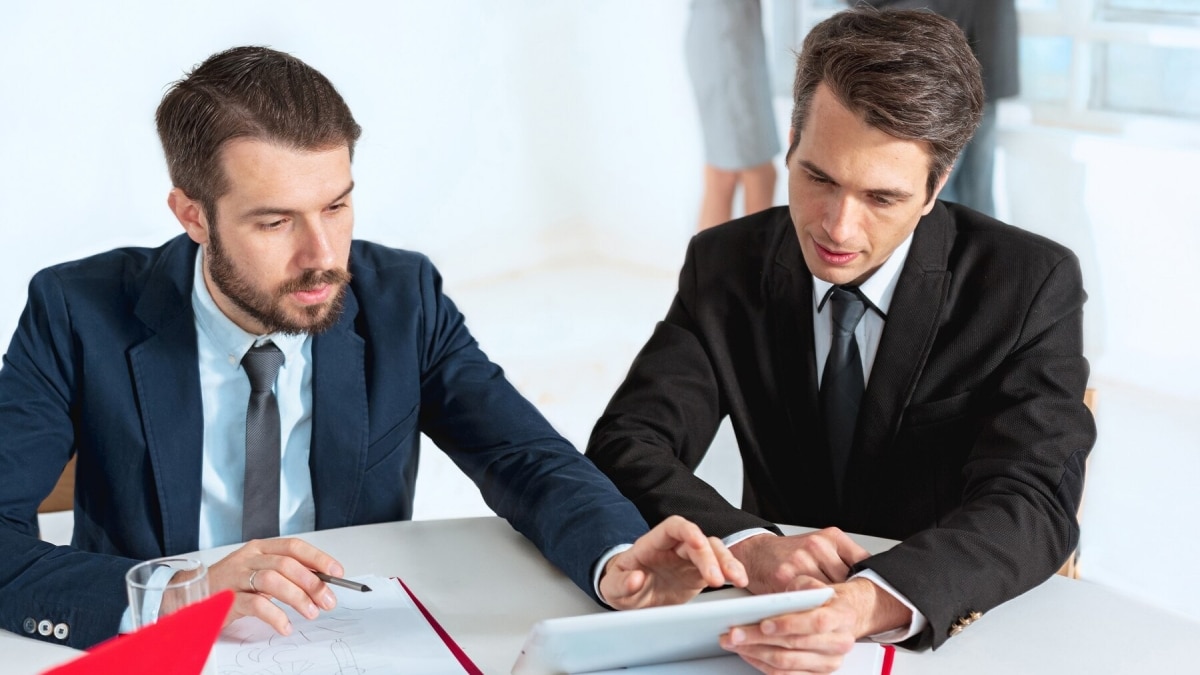 What does a Contract Manager do?