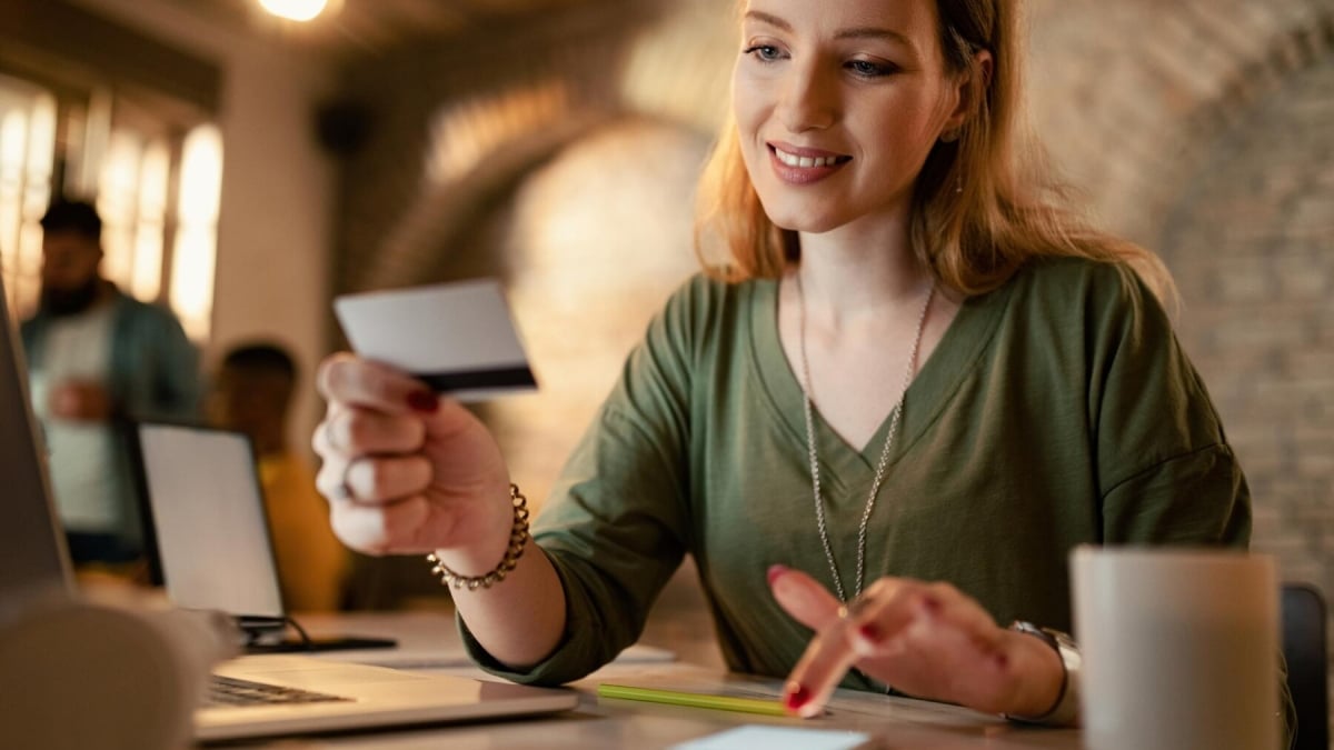 Which Payment Method Do Consumers Prefer? Micropayments or Information ...