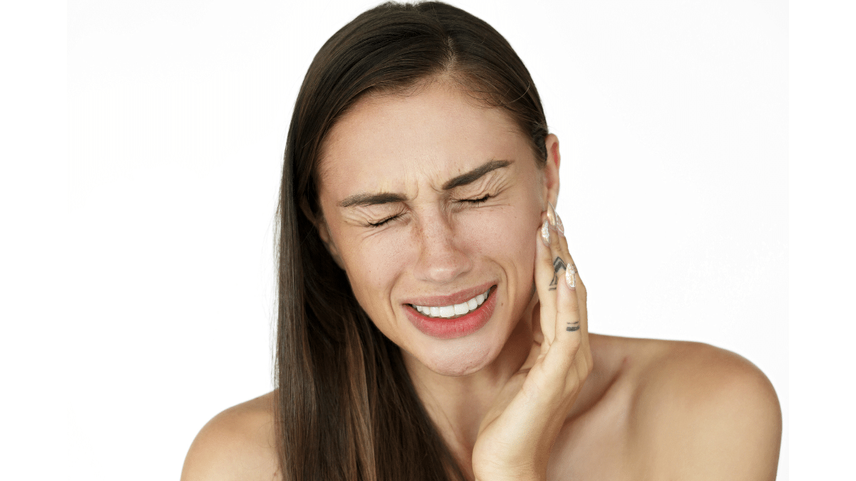 Tooth Sensitivity: Causes, Symptoms and Treatment