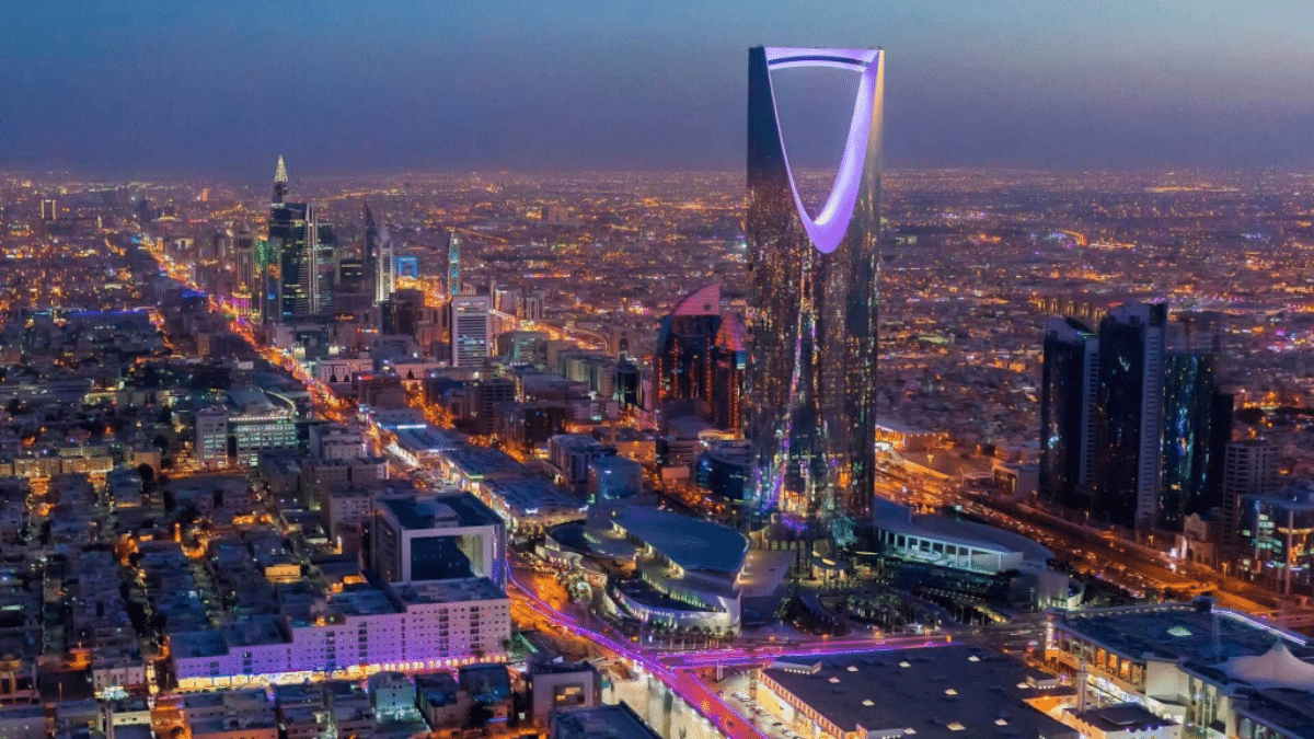 Top Emerging Industries in Saudi Arabia: Where to Invest in 2025