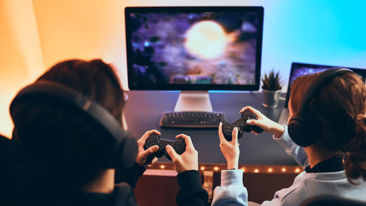 Online Games With Simple Rule Sets