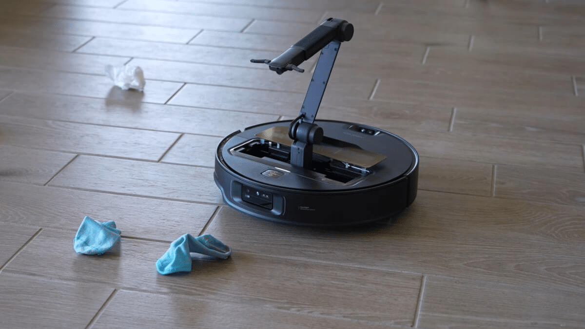 Roborock Saros Z70 Review: A Robot Vacuum That Picks Up After Your Kids