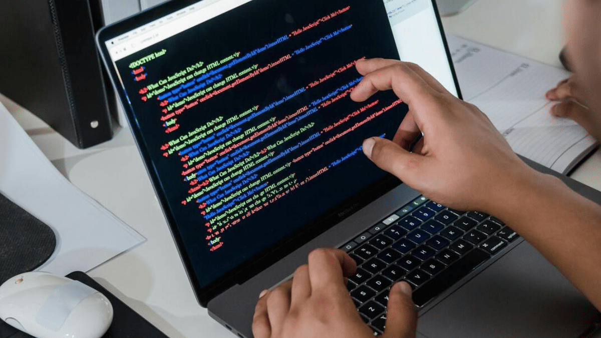 Descriptive Analysis Explained: Types & Key Advantages