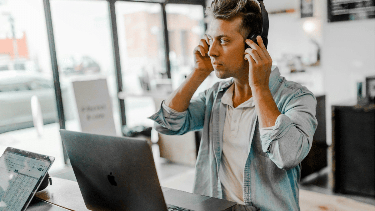 Admin Assistance Advantage: 7 Office Roles That Work Better Offsite