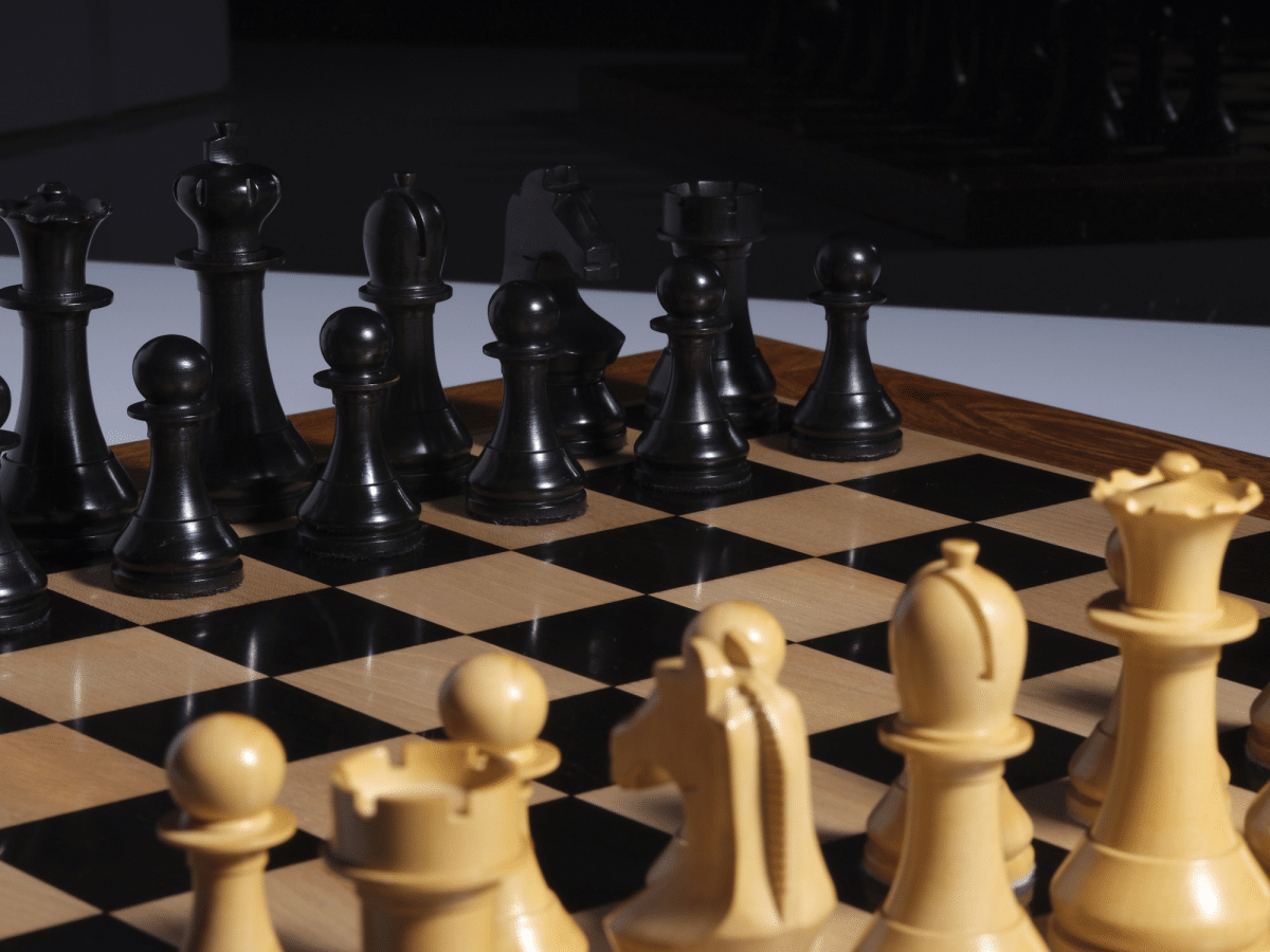 How to Choose a High-Quality Chess Set: Boards, Pieces, and Standards